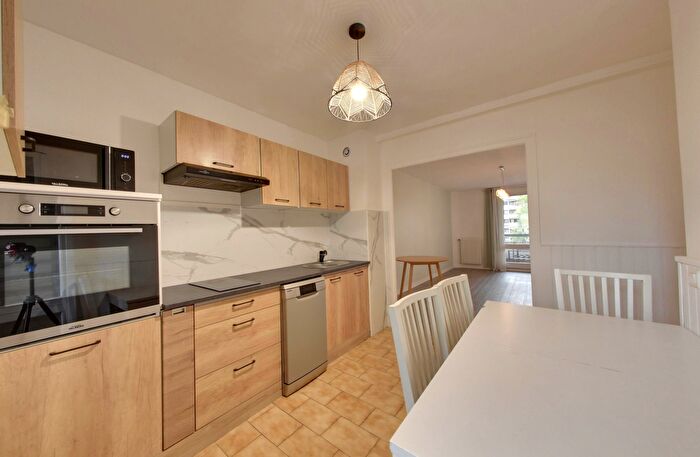 Appartement à vendre - Échirolles, Villeneuve - 3 pièces - 2 chambres