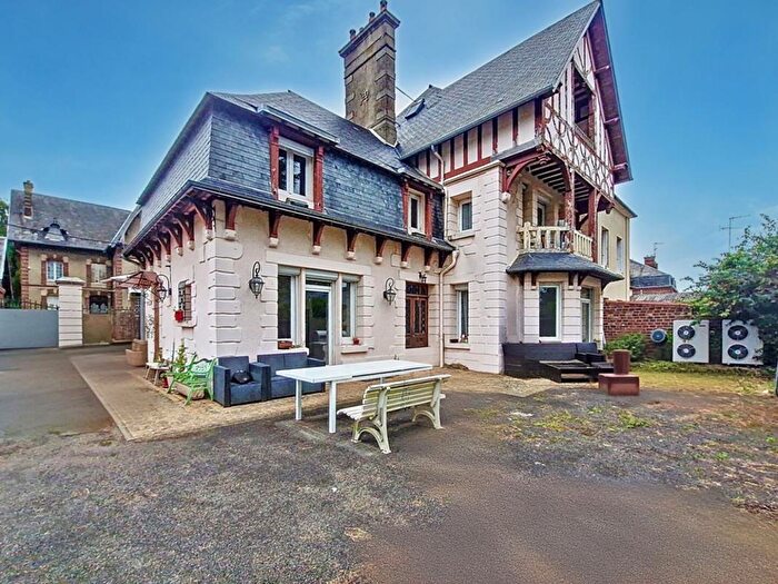 Maison 8 pièces à Étrépagny, à vendre