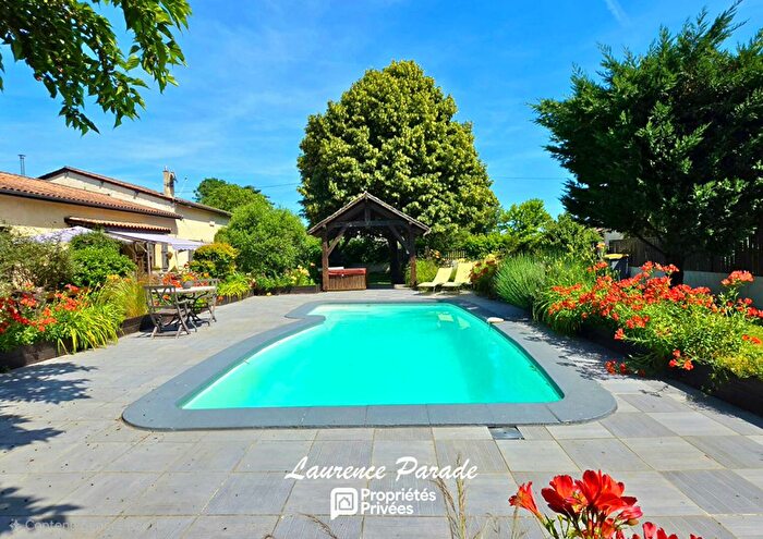 Maison 8 pièces à vendre à Ménesplet