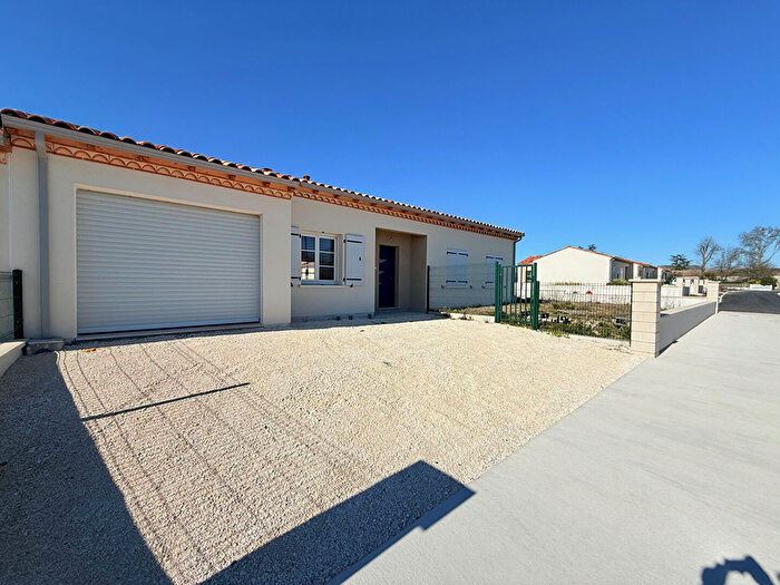 Maison à vendre - Les Artigues-de-Lussac - 5 pièces - 4 chambres