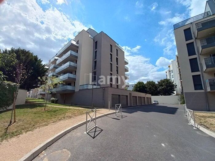 Appartement à louer - Charras, Clermont-Ferrand - 4 pièces - 3 chambres
