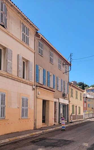 Pierrefeu-du-Var - Maison 8 pièces à vendre