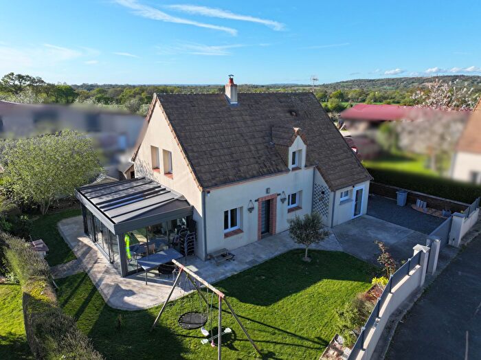 Maison 7 pièces à vendre à Saint-Symphorien-le-Valois