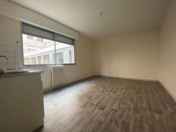 Appartement à louer - Centre-Hôtel de Ville, Limoges - 1 pièce