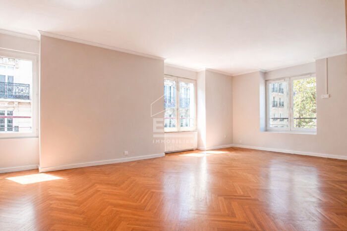 Issy-les-Moulineaux, Centre-ville, Corentin Celton, Les Varennes : Appartement 4 pièces à vendre