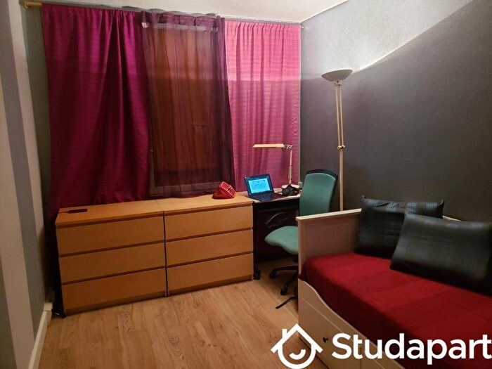 Appartement à louer - Meudon-La-Forêt - 1 pièce - 2 chambres