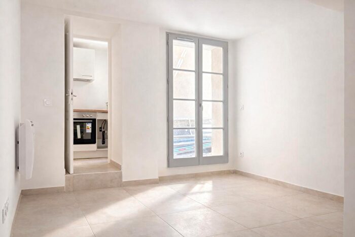 Appartement à louer - Aix-en-Provence, Centre-ville - 1 pièce