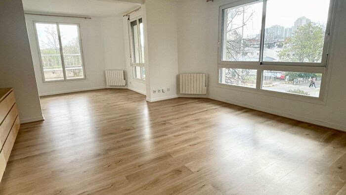 Le Petit Pont Amphibie, Issy-les-Moulineaux : Appartement 4 pièces à louer
