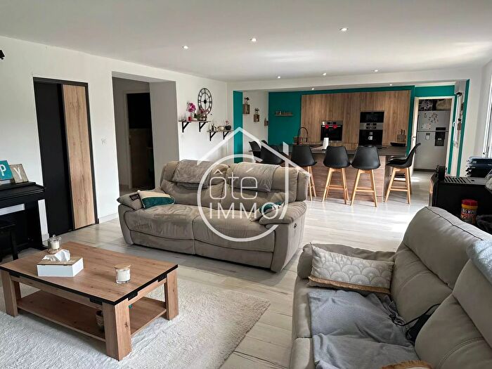 Maison à vendre - Pineuilh - 9 pièces - 5 chambres