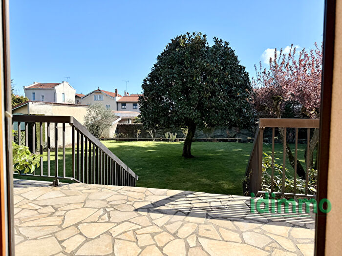 Maison à vendre - Bron, Centre-ville - 5 pièces - 4 chambres