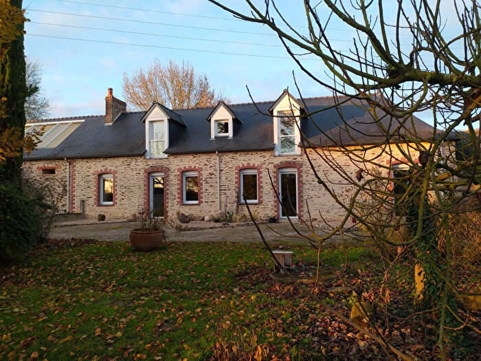 Maison 13 pièces à Loiré, à vendre