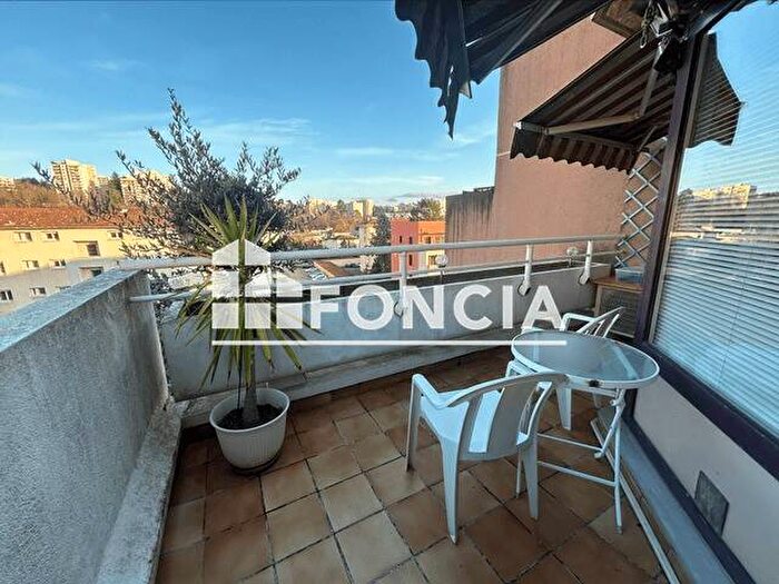 Appartement à louer - Centre Ville, Tassin-la-Demi-Lune - 3 pièces - 2 chambres