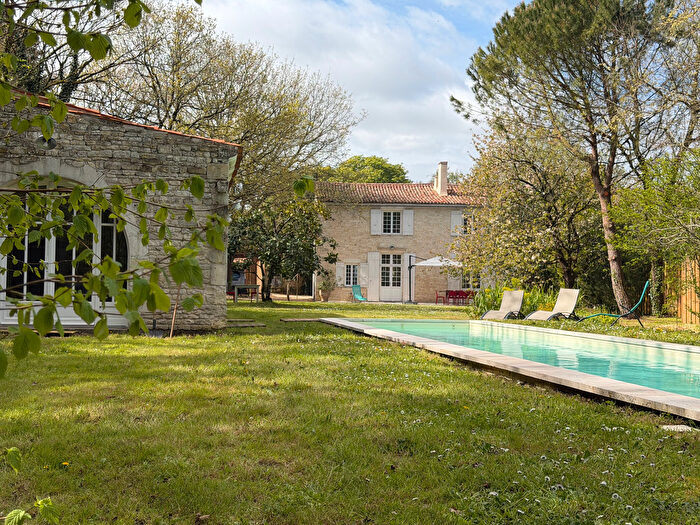 Maison 7 pièces à vendre à La Rochelle, Centre-ville, Vieux-port, Marché