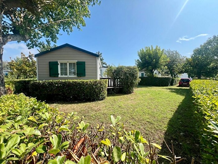 Maison à vendre - Saint-Gilles-Croix-de-Vie - 4 pièces - 2 chambres