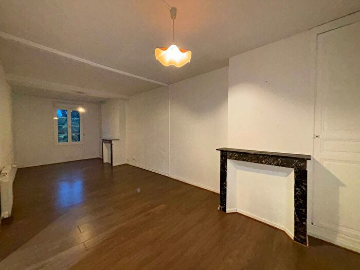 Appartement à louer - Ru Couvert, Paron - 3 pièces - 2 chambres