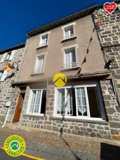 Maison à vendre - Pierrefort - 9 pièces - 6 chambres