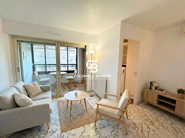 Appartement à vendre - Antibes, Juan-les-Pins, Le Cap - 2 pièces - 1 chambre