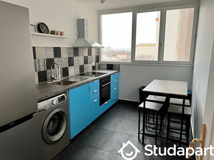 Appartement à louer - Cimetiere, Créteil - 1 pièce - 3 chambres