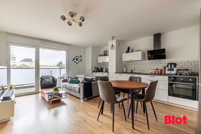 Appartement à vendre - Quartiers Sud-Est, Cimetière de lEst - 2 pièces - 1 chambre