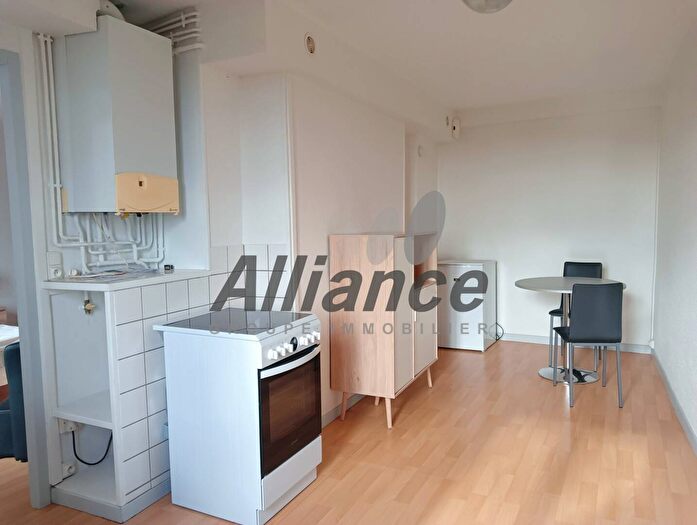 Appartement à louer - Luxeuil-les-Bains - 2 pièces - 1 chambre