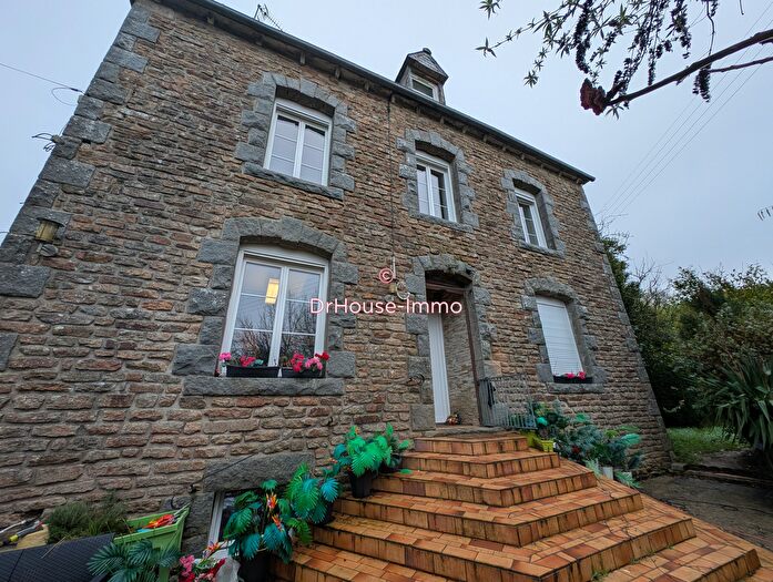 Maison à vendre - Saint-Gilles-du-Mené - 7 pièces - 5 chambres