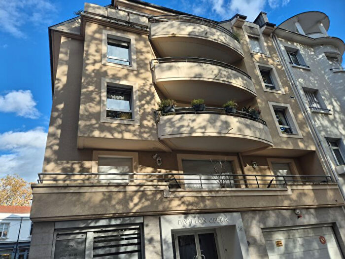 Appartement à vendre - Vichy, Thermal - 2 pièces - 1 chambre