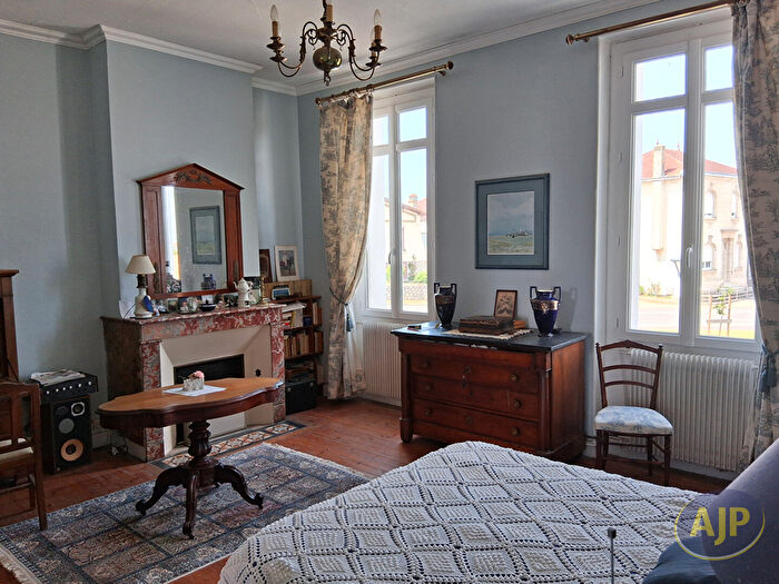 Maison à vendre - Pauillac - 8 pièces - 6 chambres