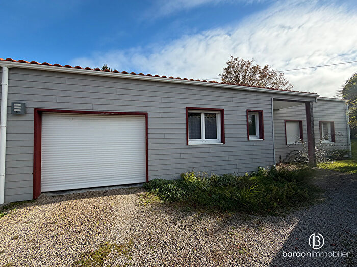 Maison à vendre - Saint-Étienne-de-Mer-Morte - 5 pièces - 3 chambres