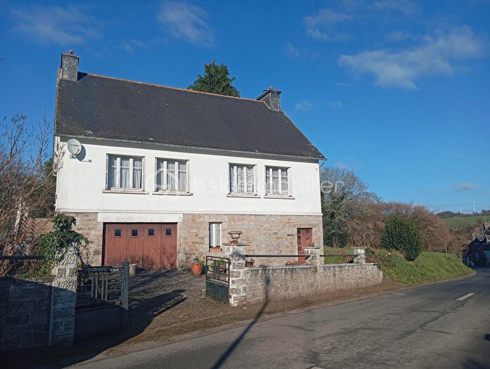 Maison à vendre - Saint-Servais - 6 pièces - 3 chambres