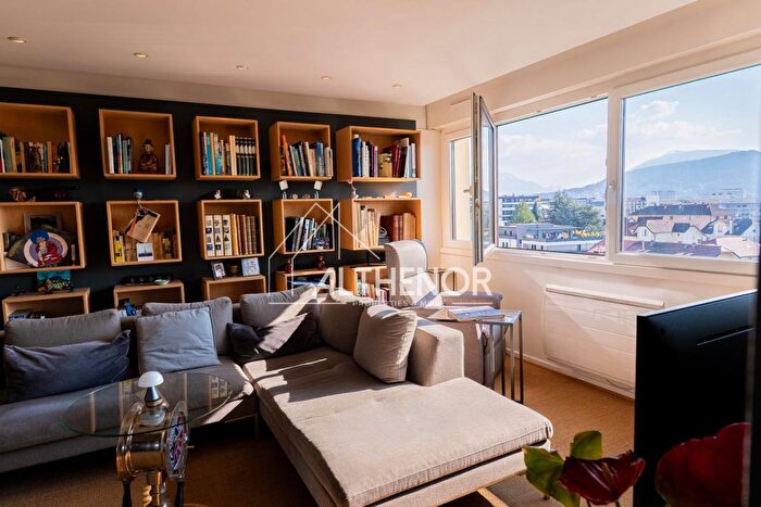 Appartement à vendre - Annecy-le-Vieux, Annecy-le-Vieux Nord - 9 pièces - 7 chambres