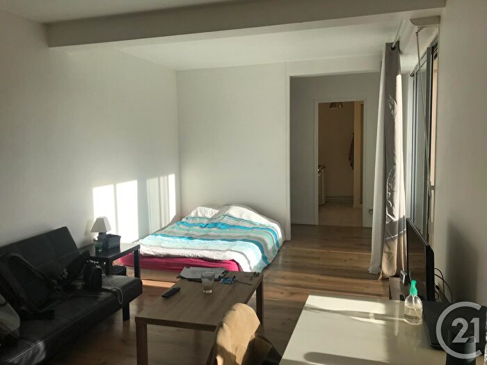 Appartement 1 pièce à Auxerre, Saint-Julien, Saint-Amâtre, à louer