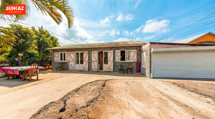 Maison à vendre - Le Tampon, Onzième, Douzième - 5 pièces - 4 chambres