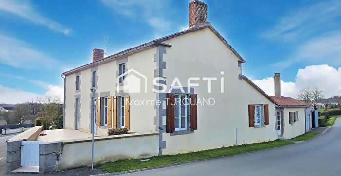 La Forêt-sur-Sèvre : Maison 7 pièces à vendre