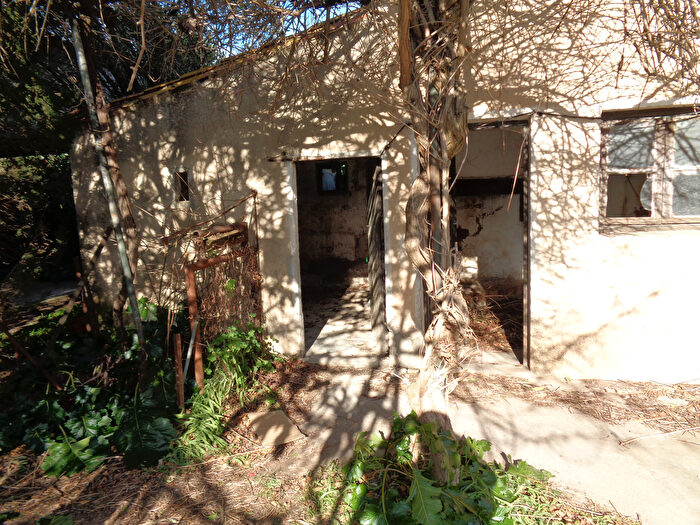 Maison à vendre - Arles, Pont de Crau, Moulès - 5 pièces - 3 chambres