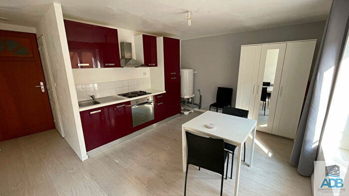 Appartement 1 pièce à Roanne, Gare, à louer