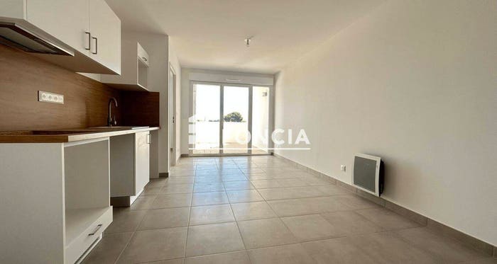 Centre Ancien, Istres : Appartement 2 pièces à louer