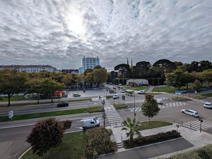 Appartement à louer - BayonneBayonaBaiona, Arènes - 6 pièces - 4 chambres