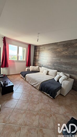 Appartement à vendre - Vitrolles, Centre-ville, Roucas, Les Pins, Le Liourat - 5 pièces - 3 chambres