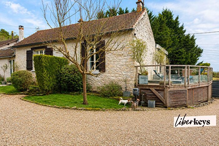 Saint-Martin-la-Garenne : Maison 4 pièces à vendre