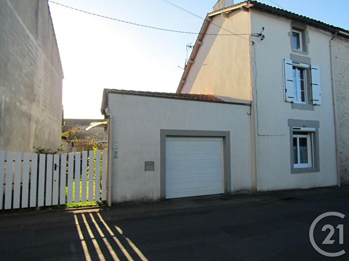 Maison à vendre - Sauzé-Vaussais - 4 pièces - 3 chambres