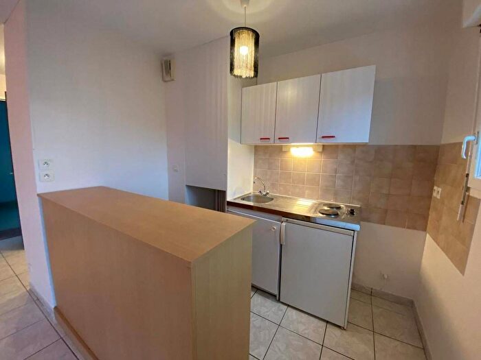 Appartement à louer - Sainte Radegonde, Tours - 2 pièces - 1 chambre