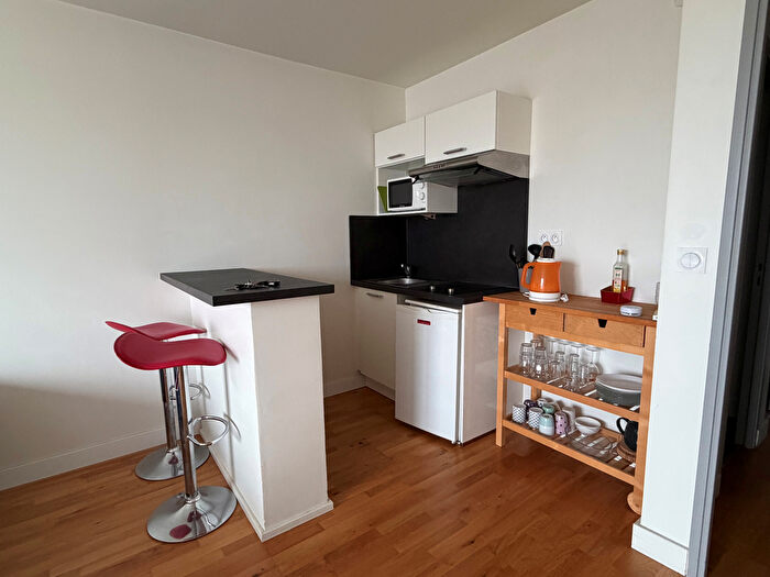 Appartement à louer - Bordeaux, Sainte-Croix - 1 pièce