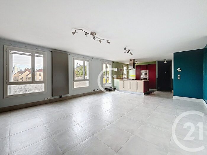 Appartement à louer - Nanterre, Mont Valérien - 4 pièces - 3 chambres