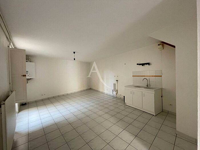 Appartement à louer - Commerce-Marchoux, Fontenay-le-Comte - 4 pièces - 3 chambres