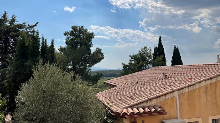 Maison 5 pièces à Puyloubier, à louer
