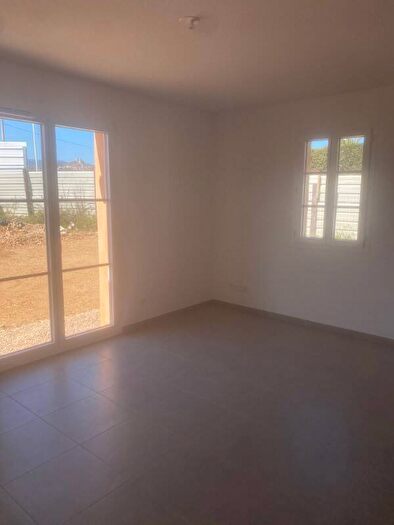 Maison à louer - Grimaud - 3 pièces - 2 chambres