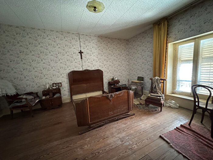 Maison à vendre - Tronville-en-Barrois - 5 pièces - 3 chambres