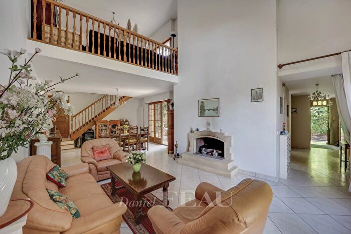 Maison à vendre - Saint-Germain-en-Laye, Pontel, Schnapper, Sous-préfecture - 9 pièces - 5 chambres