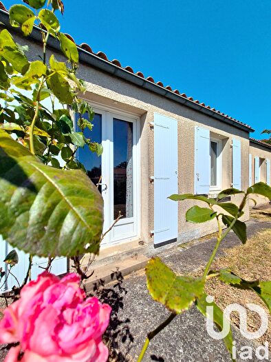 Maison à vendre - Saint-Sauveur-dAunis - 4 pièces - 3 chambres