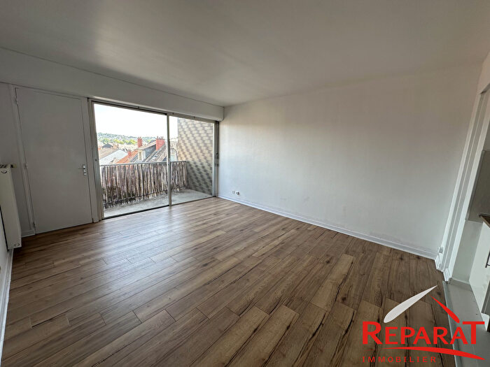 Appartement 1 pièce à louer à Brive-la-Gaillarde, Centre-ville, Pont Cardinal, Champanatier